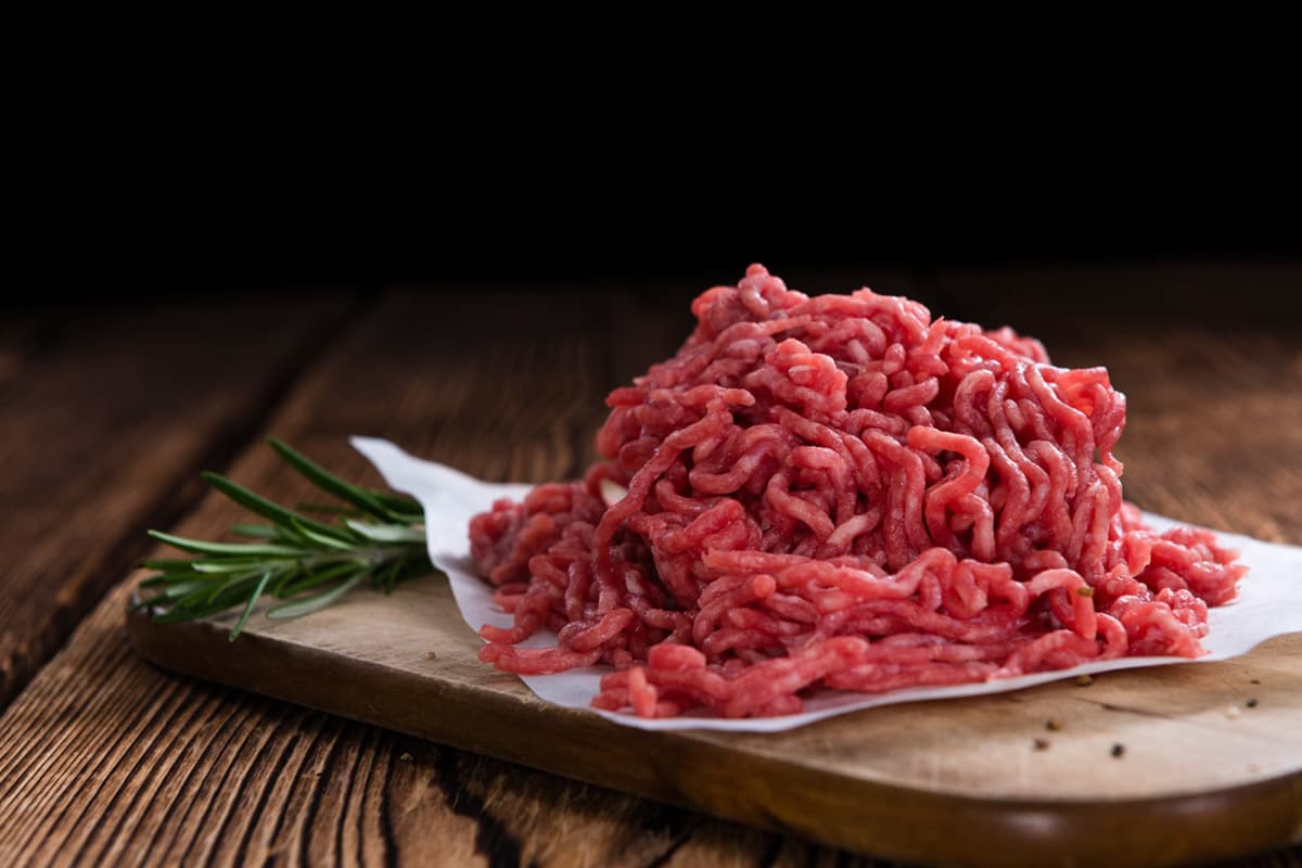 Rundergehakt - Vers gemalen gehakt van rundvlees — Meatformore.nl